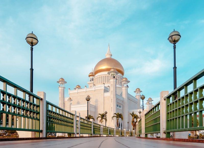 Omar 'Ali Saifuddien Mosque | Brunei Tourism
